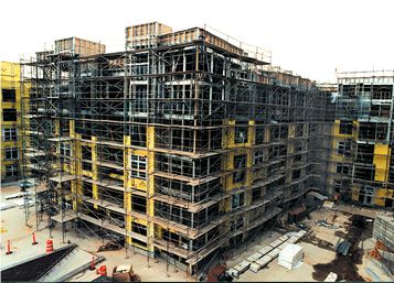 The Advantages of Suspended Scaffolds for High-Rise Access