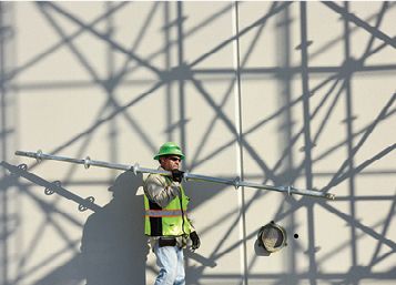 How to Choose the Right System Scaffold for Construction Projects